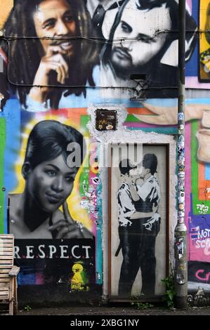 The Prince Albert pub with graffiti of deceased musicians, North Laine ...