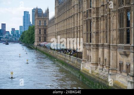Exterior facade and Thames river terrace Palace of Westminster, Houses ...