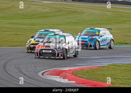 Maximus Hall Vertu Mini Challenge, Snetterton Circuit, Norwich, Norfolk ...