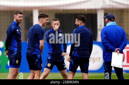 Scotland manager Steve Clarke speaking with his players during the FIFA ...