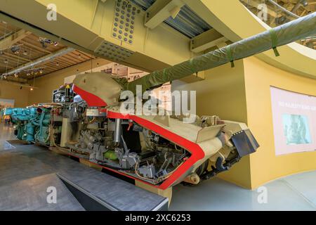 Khalid Chieftain Tank Stock Photo - Alamy