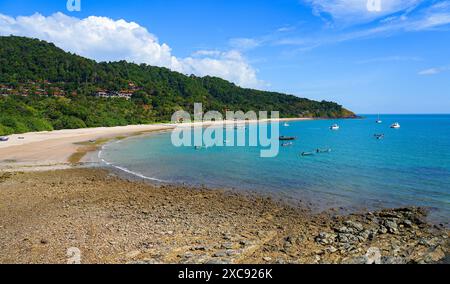 Low tide on Ba Kantiang Beach on Koh Lanta island in the Andaman Sea ...