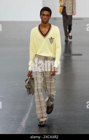 Milan Fashion Week - Men S/S 2027 Dolce & Gabbana fashion show Runway ...