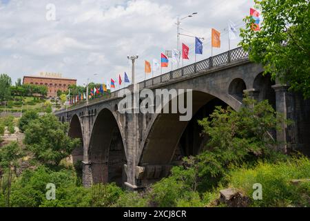 Victory Bridge, Yerevan, Armenia Stock Photo - Alamy