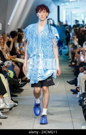 SIMON CRACKER Menswear Spring-Summer 2027 runway during Milan Fashion ...