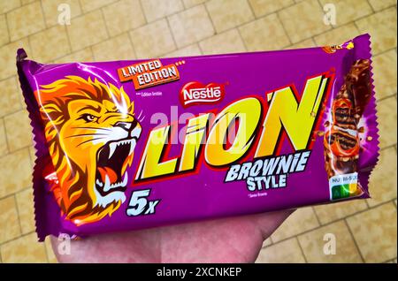 Nestle Lion - Schokoriegel. Er wurde in den 1970er Jahren vom britischen Süsswarenhersteller ...