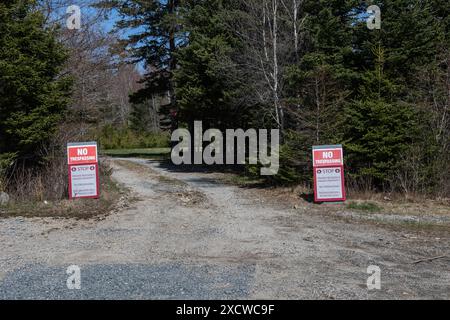 No trespassing signs on Oak Island, Nova Scotia, Canada Stock Photo - Alamy