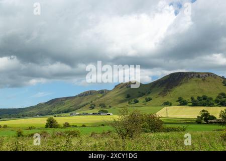 Benarty Hill Fife, it’s distinctive profile has earned it the nickname ...