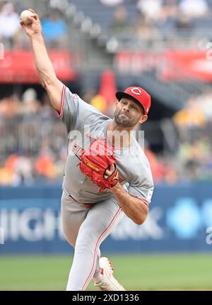 Cincinnati Reds pitcher Nick Martinez throws against the against the ...