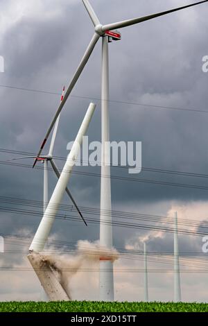 Sprengung des Turms eines 20 Jahren alten Windrad, im Windpark Werl, 5 ...