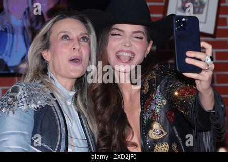 Mexican singers María Fernanda Blázquez Gil know as Fey and Ana Barbara ...