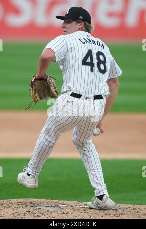 Chicago White Sox pitcher Jonathan Cannon throws during the third ...