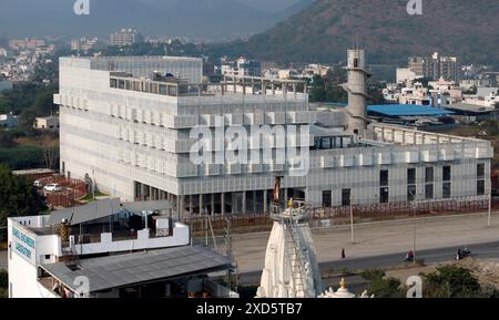 Aerial view of discovery centre in context. Third Space, Udaipur, India ...