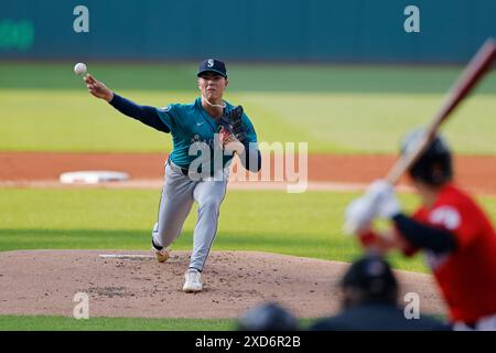 Seattle Mariners pitcher Bryan Woo delivers from the mound during the ...