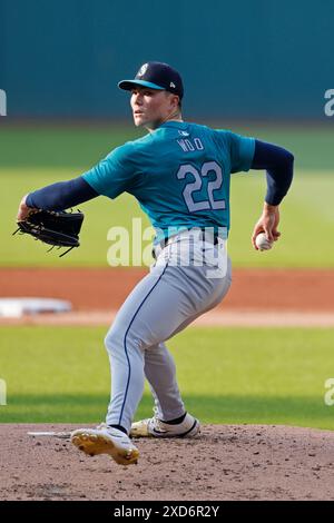 Seattle Mariners pitcher Bryan Woo delivers from the mound during the ...