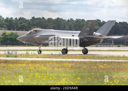 USAF Lockheed Martin F-35A taxis to runway 24 at RAF Lakenheath Stock ...