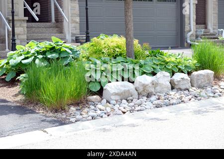 Low maintenance front garden landscaping features decorative armour ...