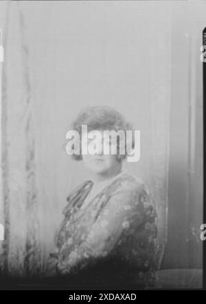 May, M., Mrs., portrait photograph. Genthe photograph collection Stock ...
