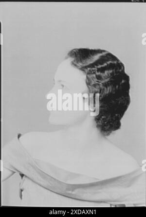 Cleveland, Frances, Miss, portrait photograph. Genthe photograph ...