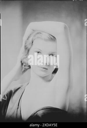 Taranda, Ania, Miss, portrait photograph. Genthe photograph collection ...