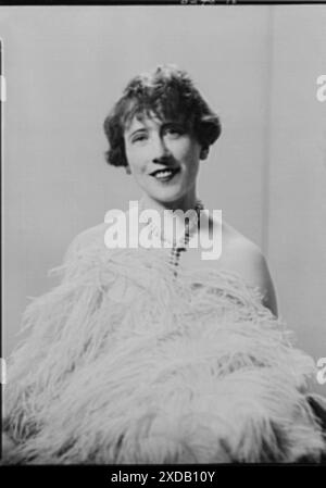 Portrait photograph of Arnold Genthe. Genthe photograph collection ...