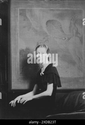 Mollison, Amy, portrait photograph. Genthe photograph collection Stock ...