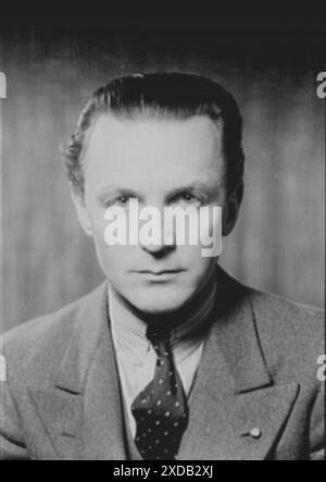 Lautrup, Charles, portrait photograph. Genthe photograph collection ...