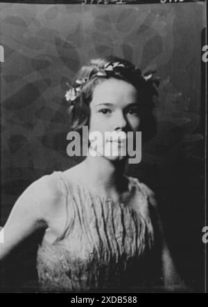 Ryan, Nancy, Miss, portrait photograph. Genthe photograph collection ...