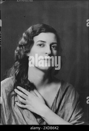 Parsons, Elizabeth, Miss, portrait photograph. Genthe photograph ...