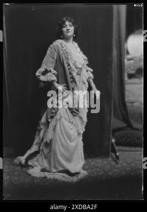 Keane, Doris, Miss, portrait photograph. Genthe photograph collection ...