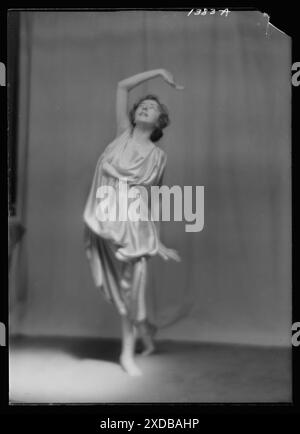 Cushing, Jessie H., Miss. Genthe photograph collection Stock Photo - Alamy