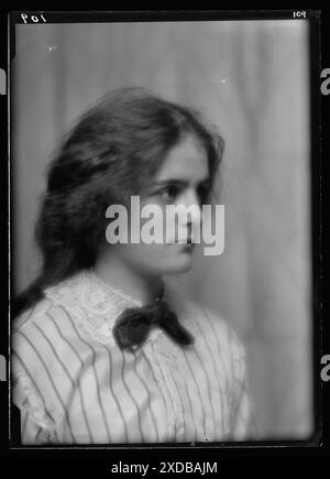 Scott, Beatrice, Miss, portrait photograph. Genthe photograph ...