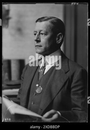 Chambers, Haddan, Mr., portrait photograph, 1913 Stock Photo - Alamy