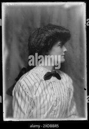 Scott, Beatrice, Miss, portrait photograph. Genthe photograph ...