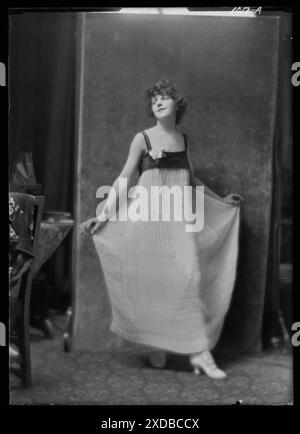 Huyler, Miss, portrait photograph. Genthe photograph collection Stock ...