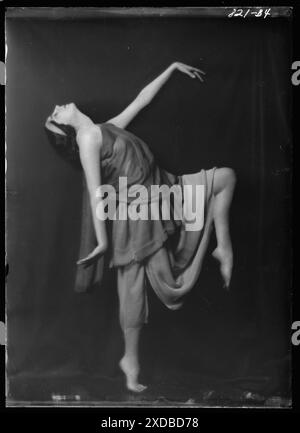 Marion Morgan dancer. Genthe photograph collection Stock Photo - Alamy