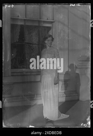 Wilson, Jessie (Mrs. Francis B. Sayre), portrait photograph. Genthe ...