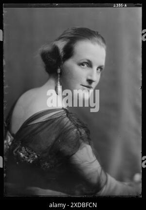 Utman, Miss, portrait photograph. Genthe photograph collection Stock ...