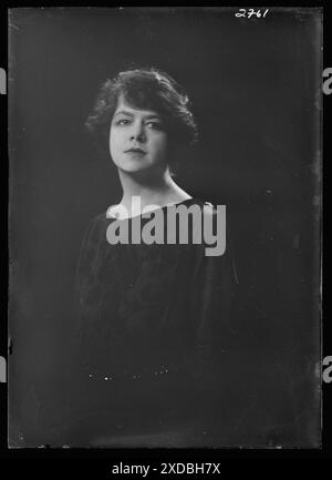 Kemp, Mrs., portrait photograph. Genthe photograph collection Stock ...