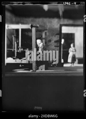 The weavers. Genthe photograph collection Stock Photo - Alamy