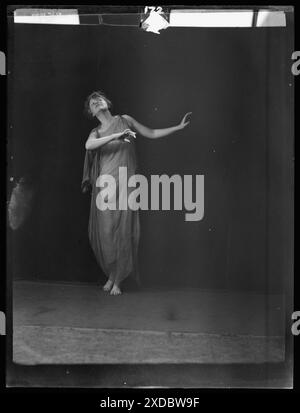 Unidentified dancer, possibly an Elizabeth Duncan dancer. Genthe ...
