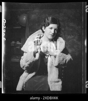 McGraw, Peggie, Miss, portrait photograph. Genthe photograph collection ...