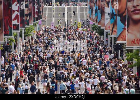 Thousands of Taylor Swift fans, known as 'Swifties', arrive at Wembley ...