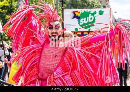 Menschen bei der CSD Demonstration in Berlin am 26. Juli 2025. CSD 2025 ...