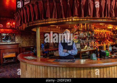 The Palm Tree Pub interior , with Landlord Alf ,Mile End, London ...