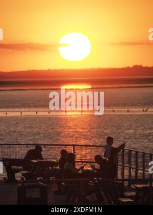Sheerness, Kent, UK. 22nd June, 2022. UK Weather: sunset in Sheerness ...