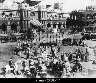 BETTY BLYTHE in the lost Silent Film THE QUEEN OF SHEBA 1921 Director J ...