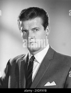THE SAINT - Roger Moore in the ITC TV series Stock Photo - Alamy