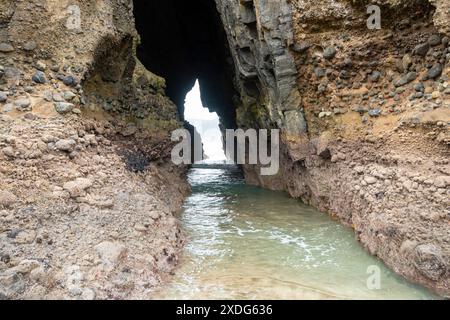 The Keyhole Natural Tunnel - New Zealand Stock Photo - Alamy
