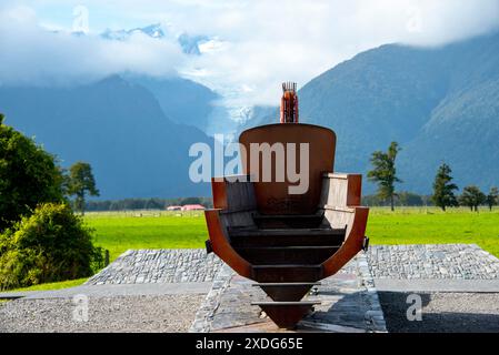 Maori Canoe (Waka) - New Zealand Stock Photo - Alamy